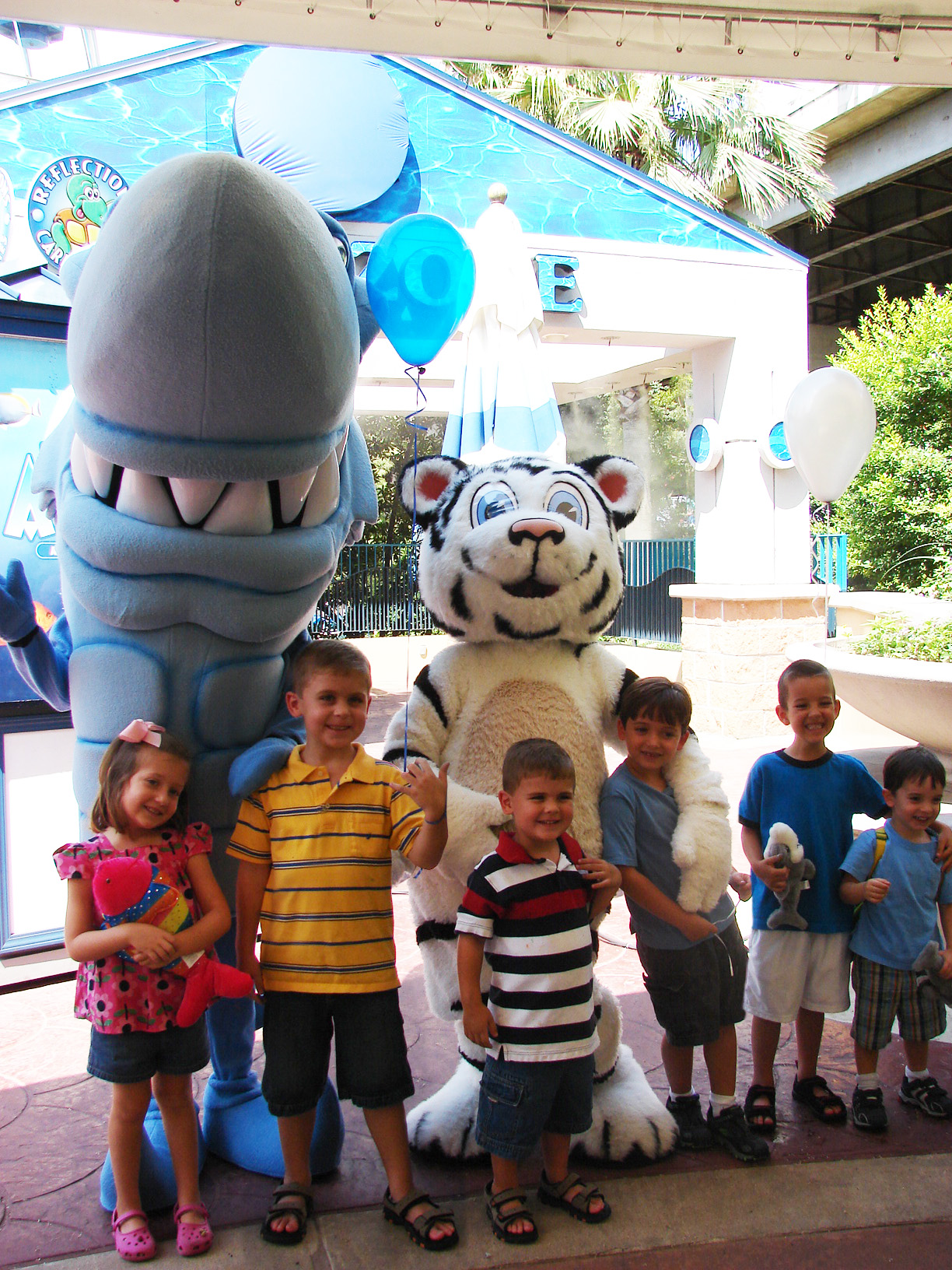 mascots kids (2) - Houston Family Magazine